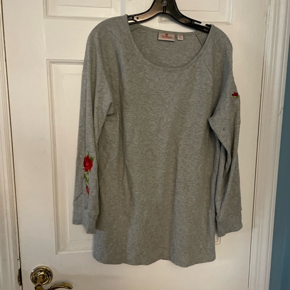 Quacker Factory | Tops | Quacker Factory Gray Top With Rose Embroidery ...